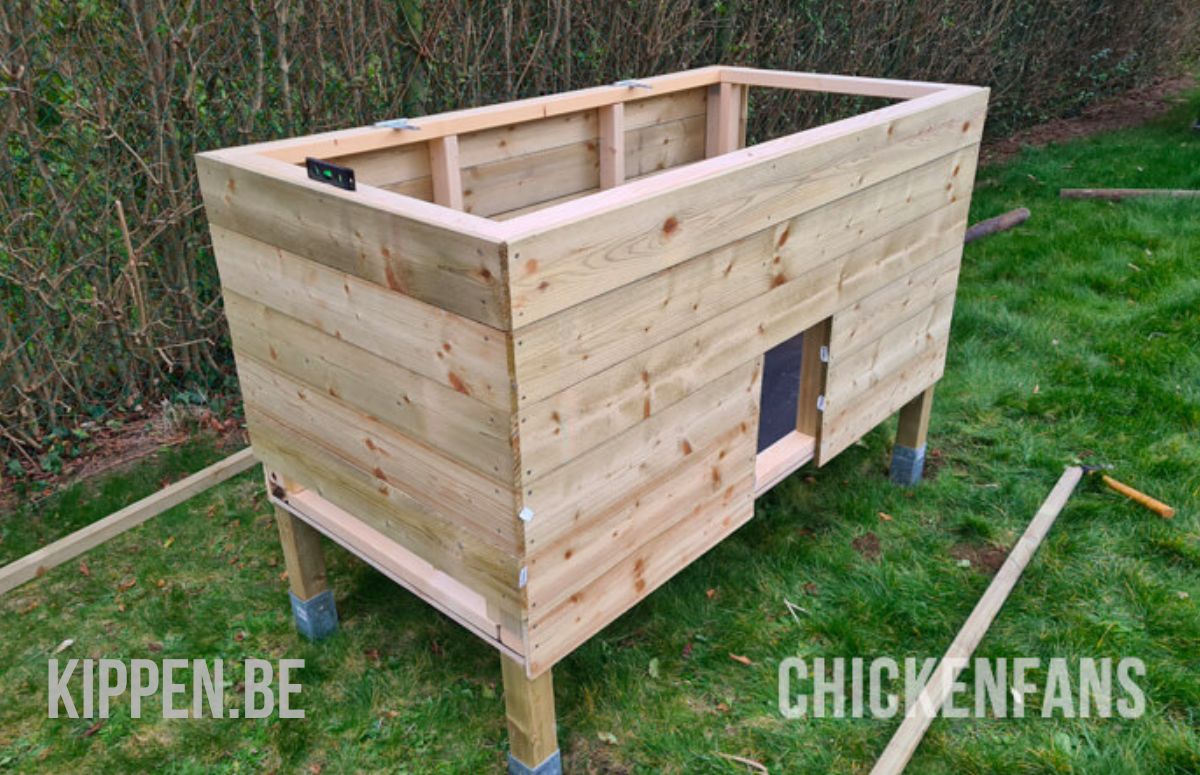 Bouw Zelf een Gemakkelijk Kippenhok (+Stappenplan) - Kippen.be